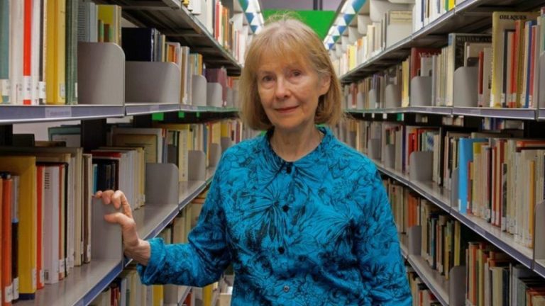 Posy Simmonds entre dans l'histoire en tant que premier Britannique à ...