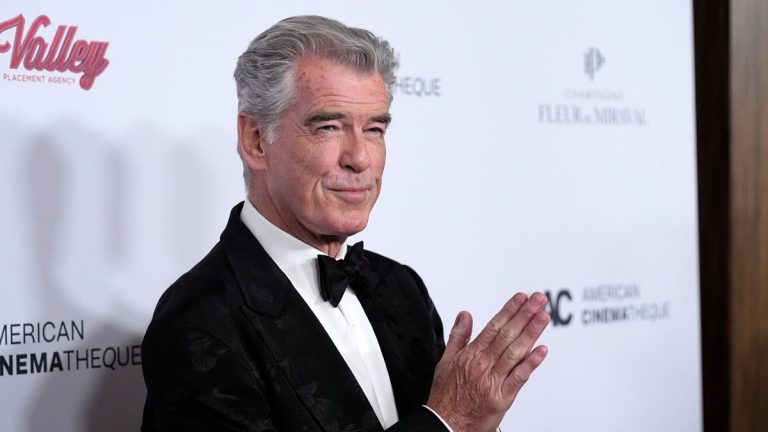 Ex-007 Star Pierce Brosnan pèse sur l'avenir de Bond après la prise de contrôle d'Amazon